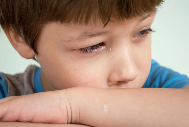 20 childhood memories that leave lifelong scars