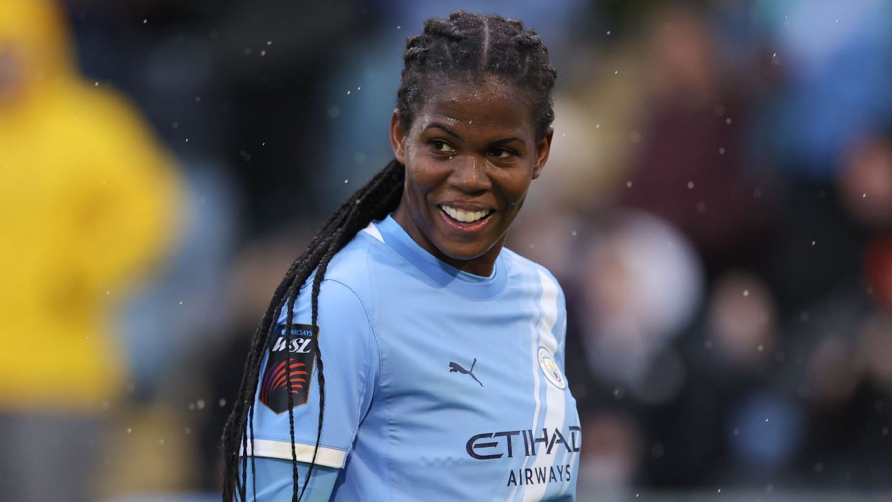 Khadija 'Bunny' Shaw signs new Man City contract amid Chelsea links