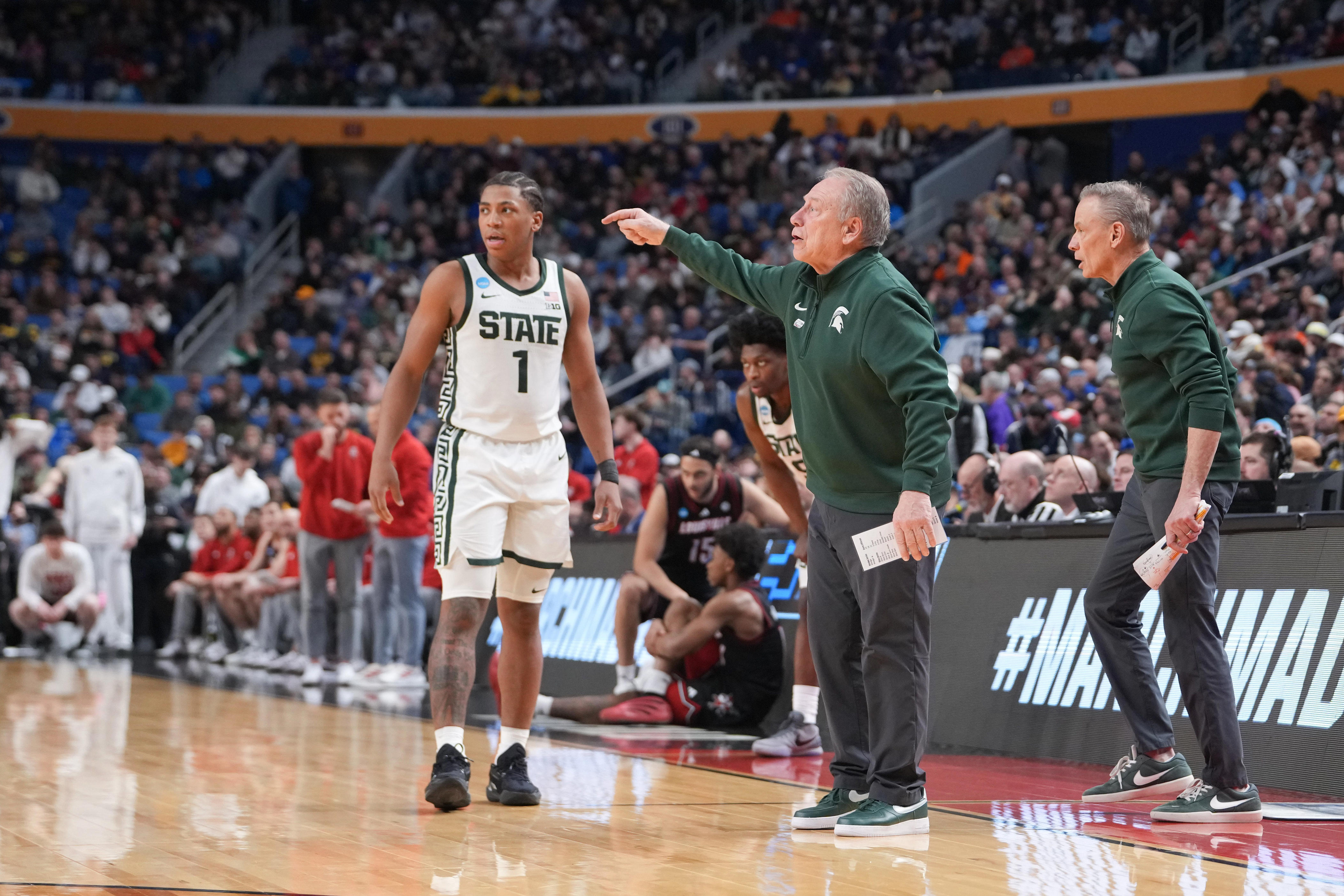 Watch Tom Izzo and Jeremy Fears' on-court interview after beating UL