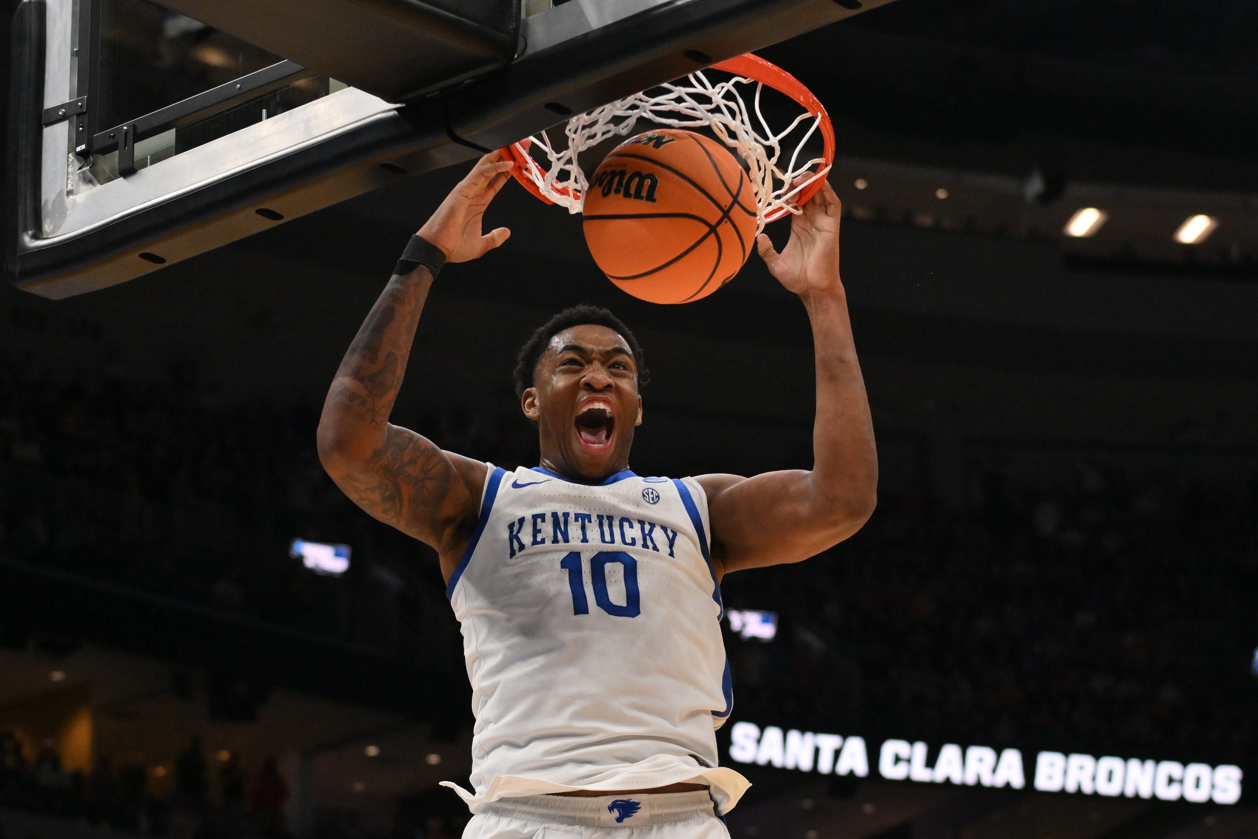 Top 15 Kentucky sports moments of 2025-26: No. 9 Garrison block party