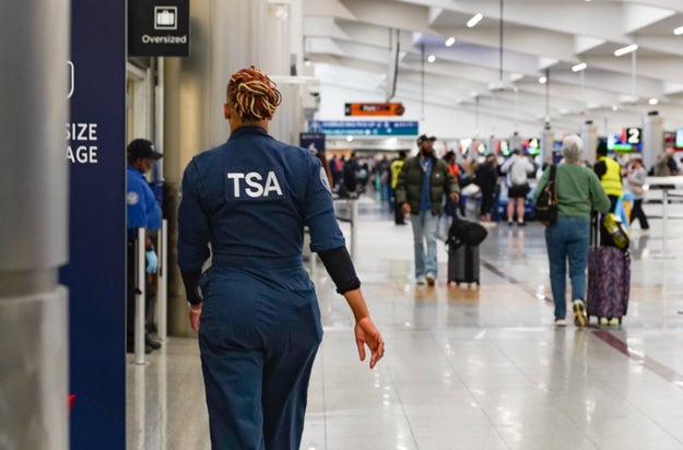 15 photos of TSA lines at airports across the country that are so ...