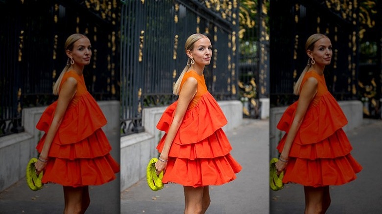 The tips that make mixing red & orange together easy and stylish