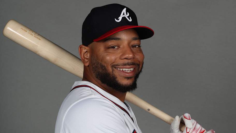 Braves promote two veteran bats to opening day roster