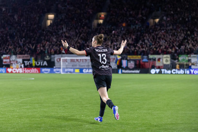 Portland Thorns overcome 2 red cards to beat rival Seattle in NWSL home ...