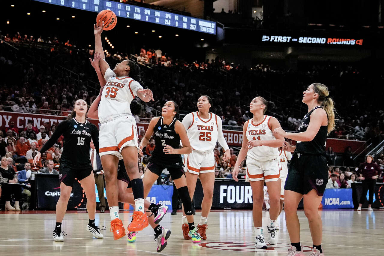 March Madness: Madison Booker debuts new KD19 shoes, helps Texas to ...
