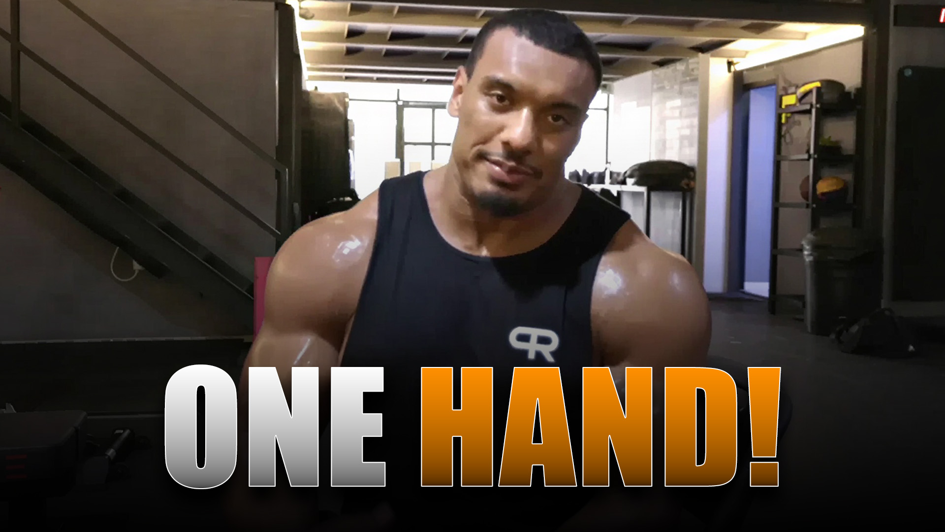 Gym prankster Vladimir Shmondenko pulls off wild one-hand lift