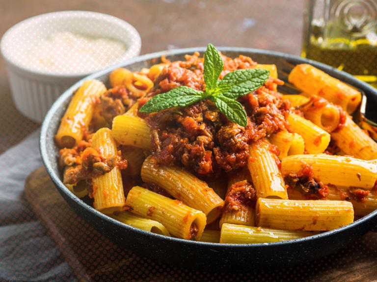I asked 6 Italian chefs for the best pasta shape, and their top choice ...