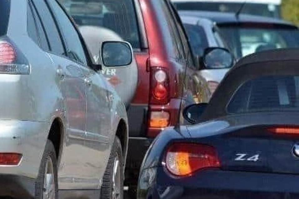 Traffic chaos on A27 in East Sussex; Brighton and Hove Albion vs ...