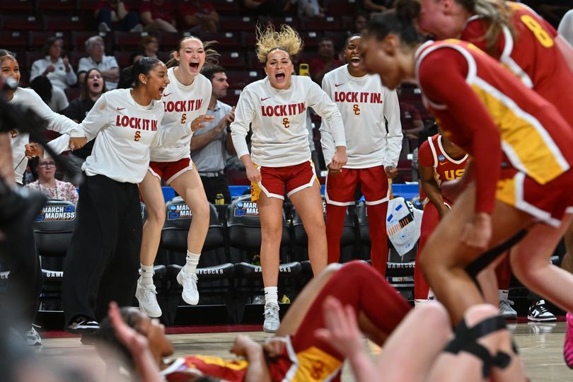 JuJu Watkins behavior on sidelines distracts viewers as USC superstar ...