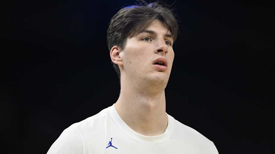 7-foot-9 Olivier Rioux makes viral buff Florida fan look tiny towering ...