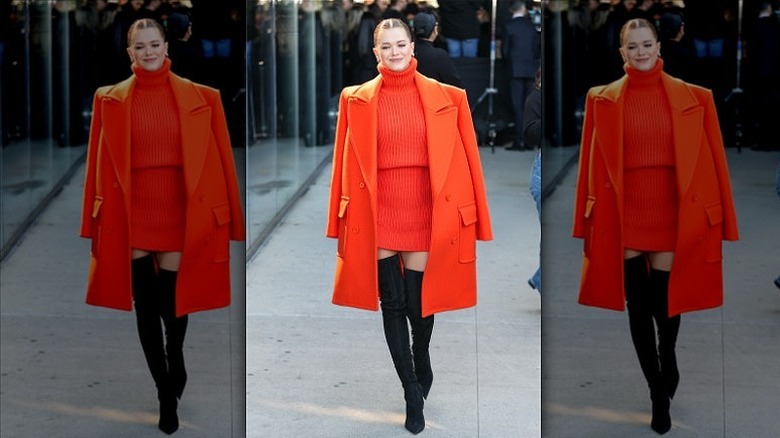 The tips that make mixing red & orange together easy and stylish