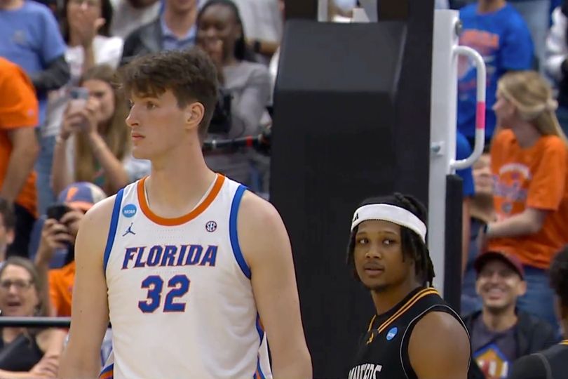 World's tallest college basketball player leaves March Madness opponent ...
