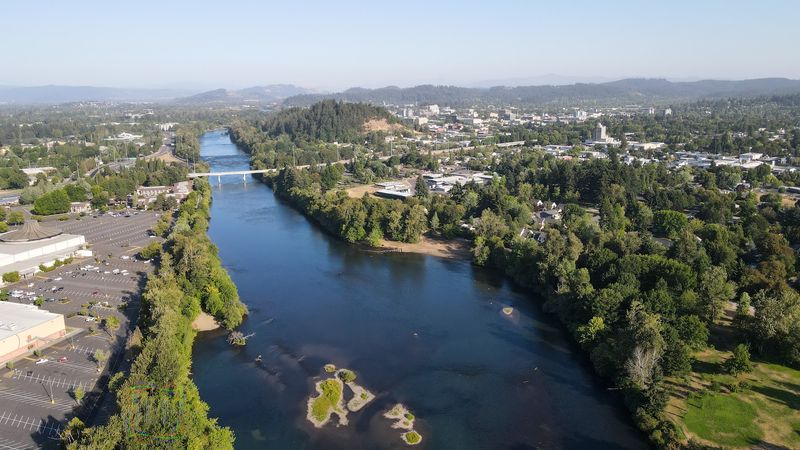 9 towns perfect for one-day train trips to Oregon that make escaping easy