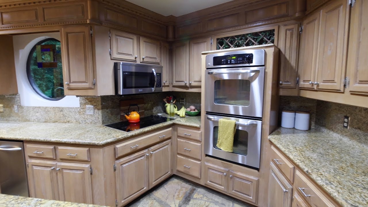 I transformed my 1982 kitchen! 🏡