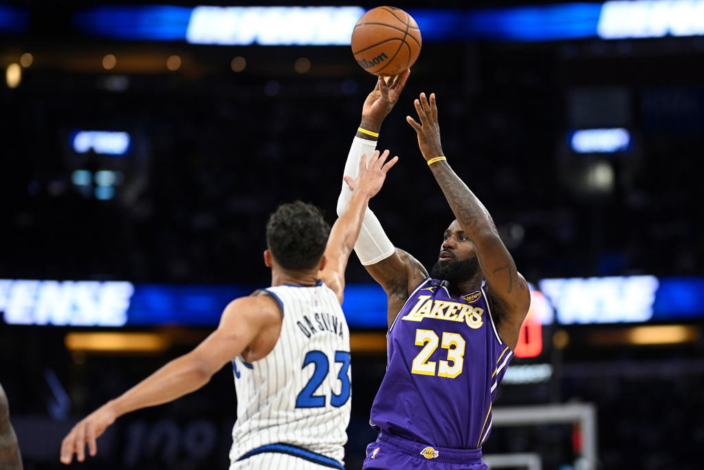 LeBron James breaks NBA mark for games played, Luke Kennard makes ...