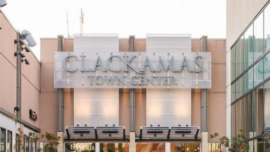 Clackamas Town Center: Shooting reported in Happy Valley; when MAX ...