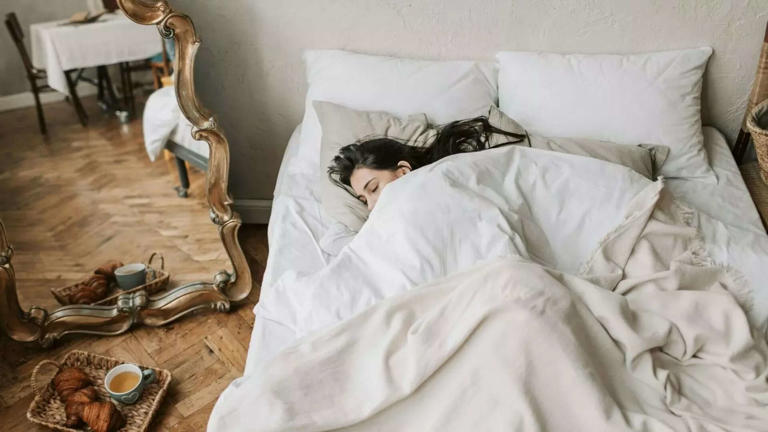 Waking up tired even after sleep? Doctors say this “slow morning ...