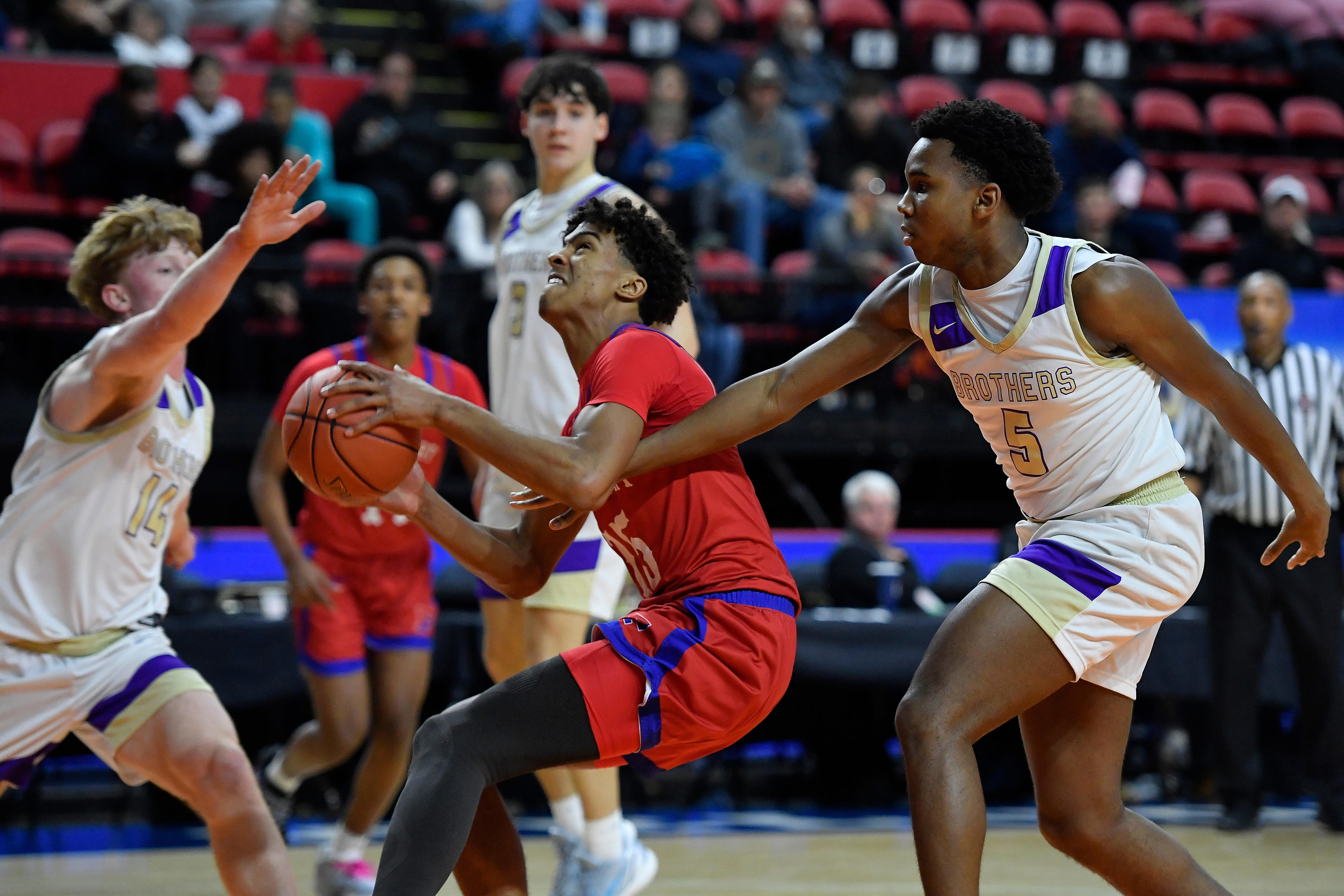 Fairport’s late rally falls short boys basketball state title game