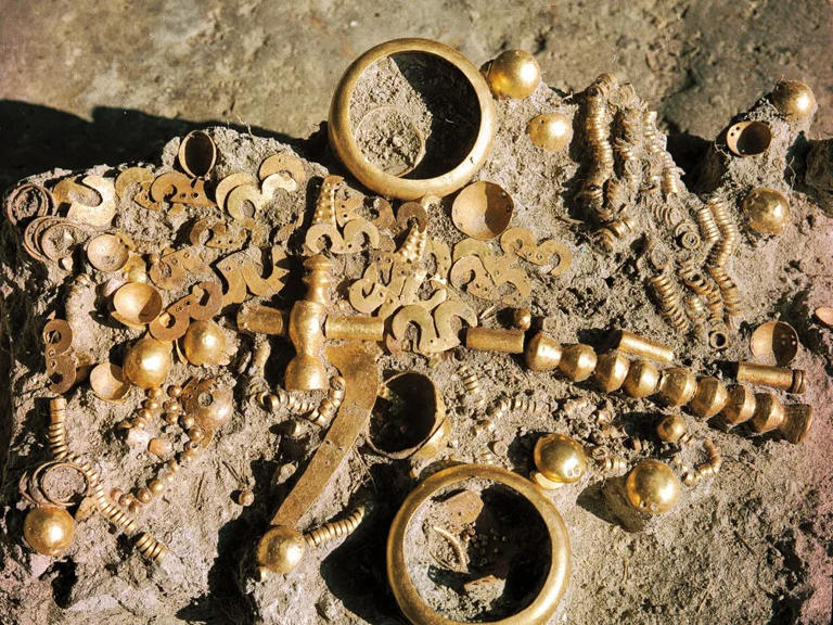 Archaeologists uncover world’s oldest gold relics in a 5th millennium ...