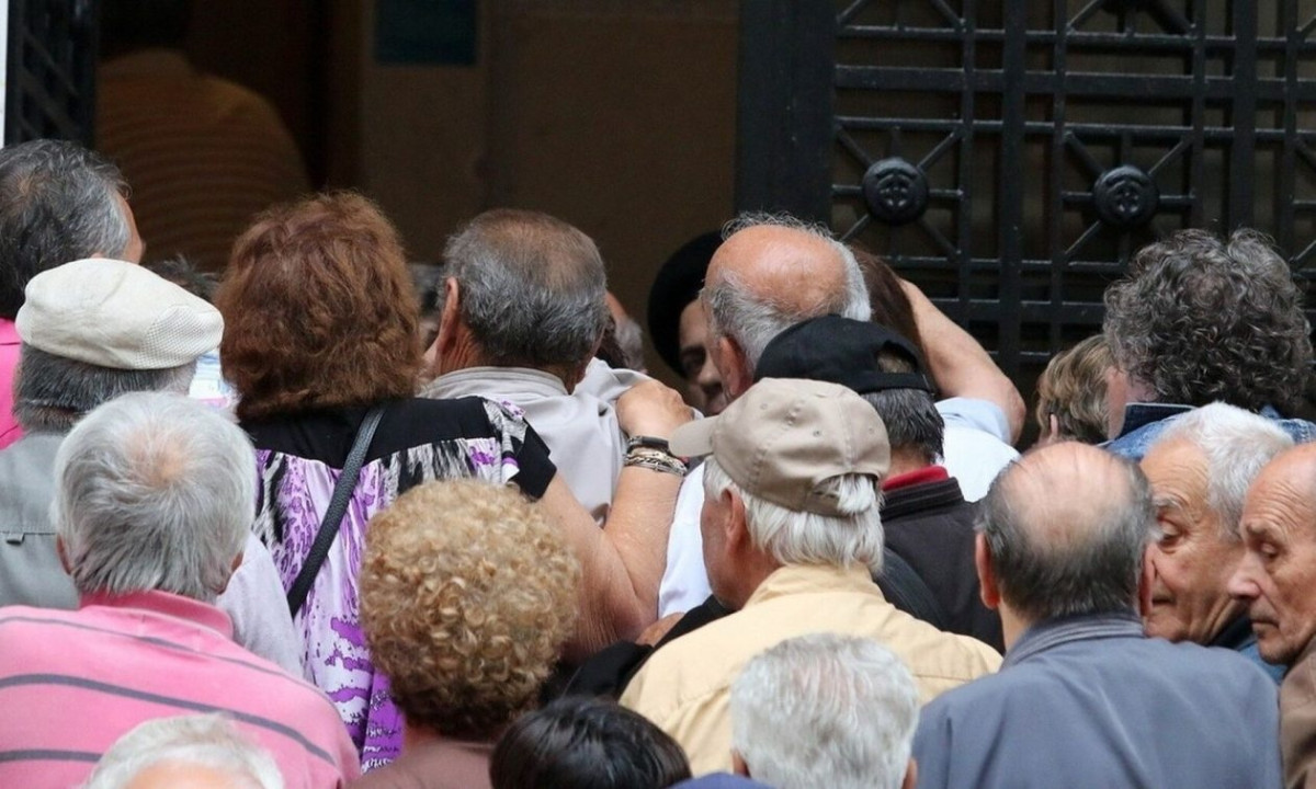 Συντάξεις: Ο κρυφός κόφτης στις αυξήσεις από τον νόμο Κατρούγκαλου