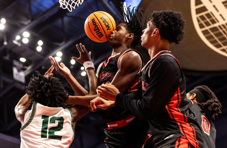Watch: Family, friends welcome home PIAA 6A boys basketball champion ...