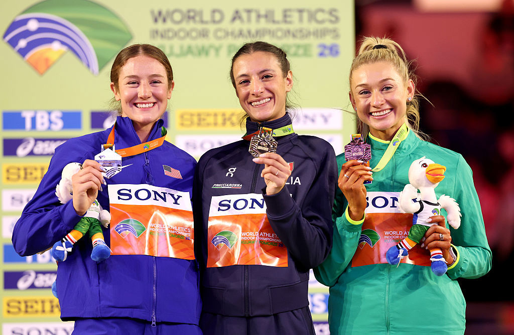 Aussie star survives near stumble to land on podium