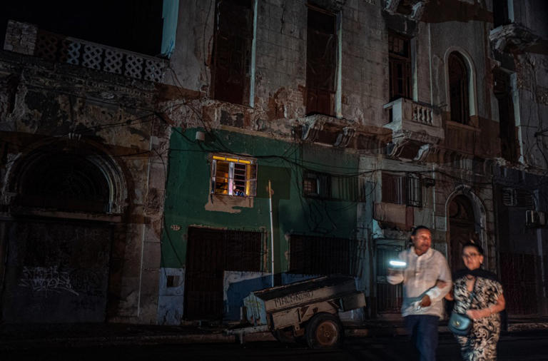Cuba’s power grid collapses, plunging country into darkness for the 3rd ...