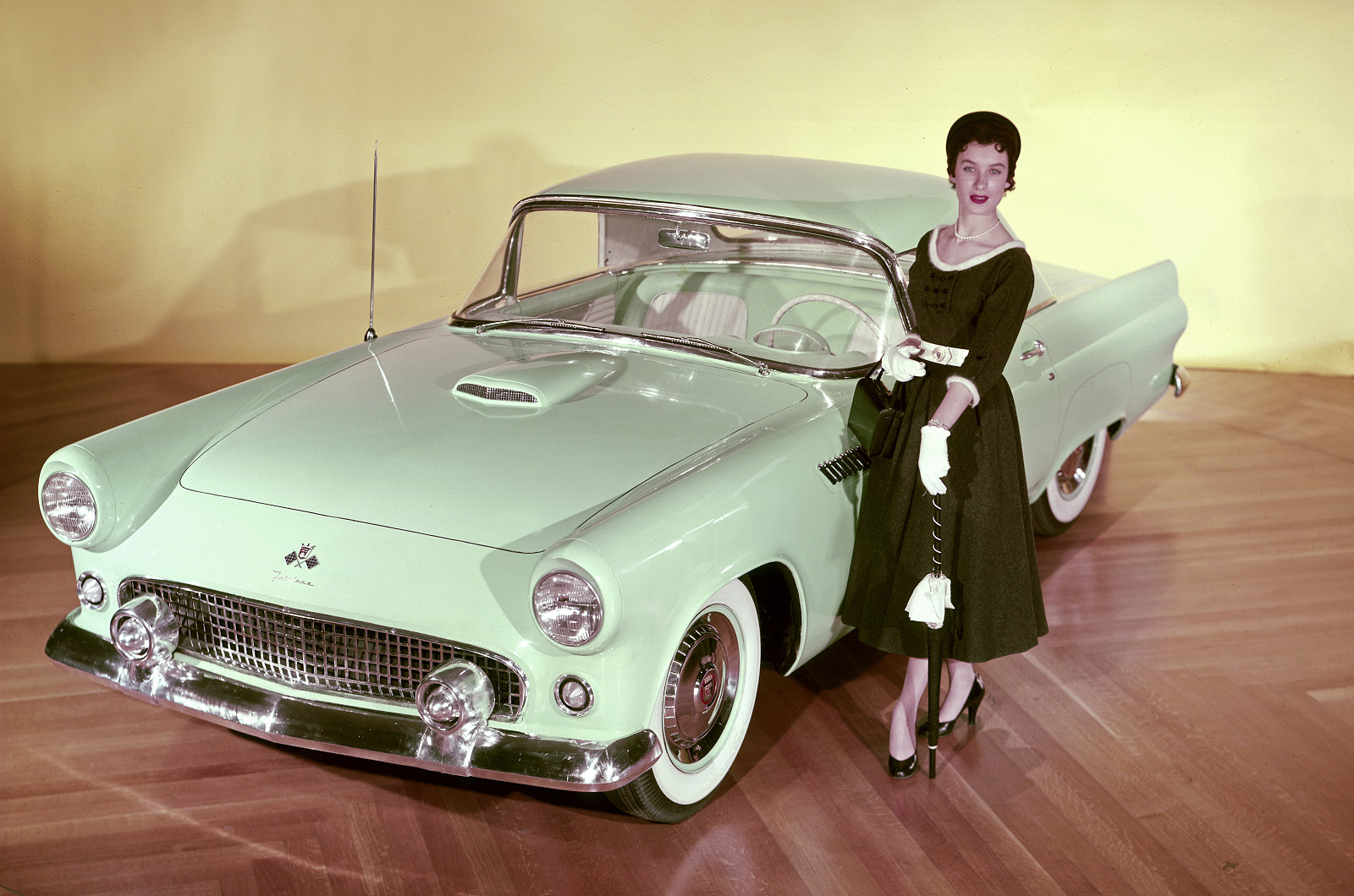 The excellent story of the Ford Thunderbird