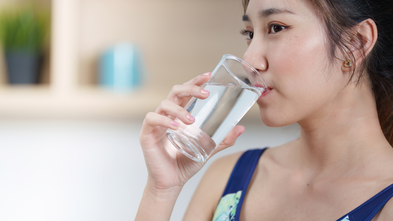 You’re drinking water, but is your body actually using it? Doctor ...
