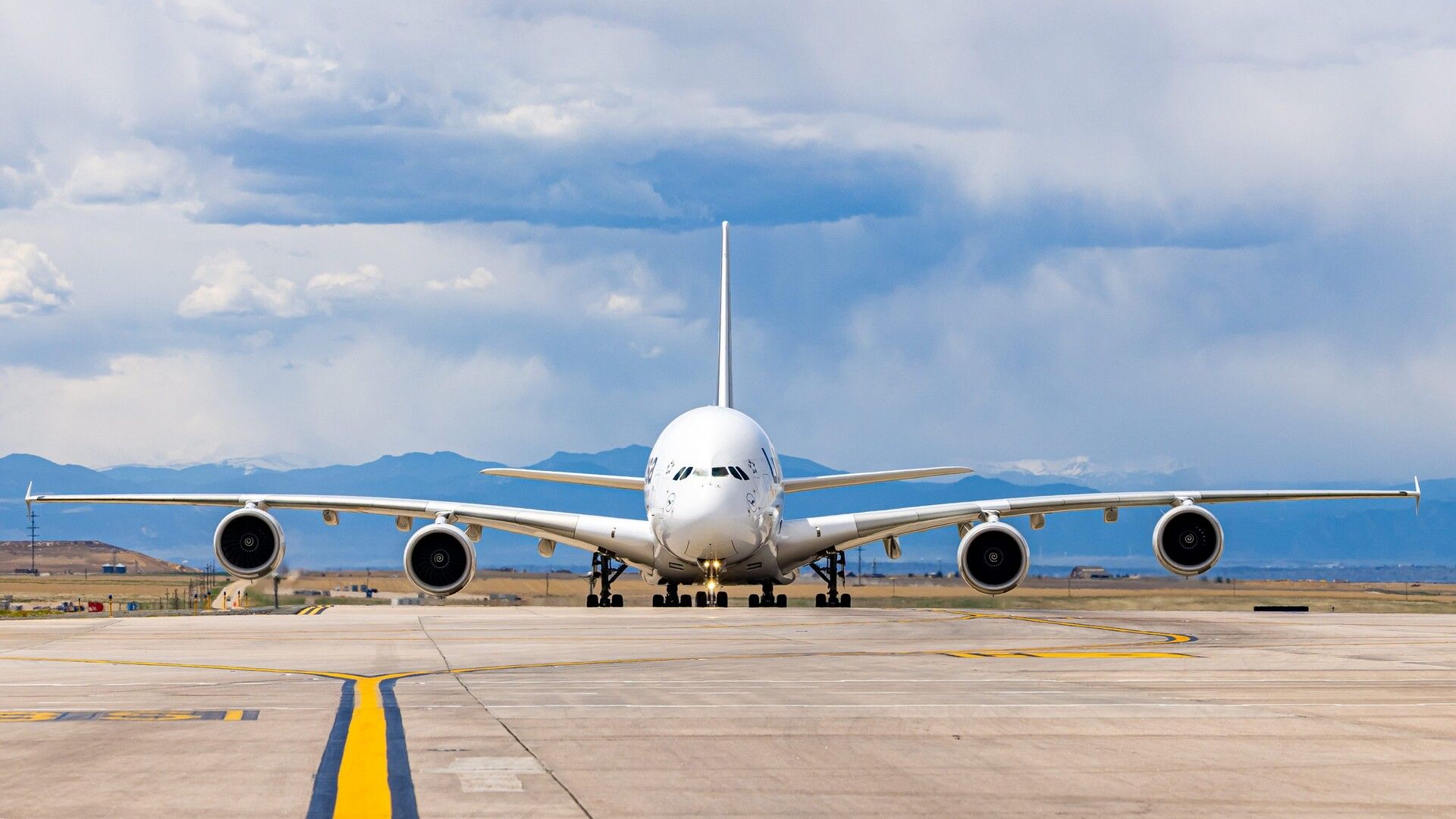 How the Airbus A380's 575-tonne maximum weight creates infrastructure ...