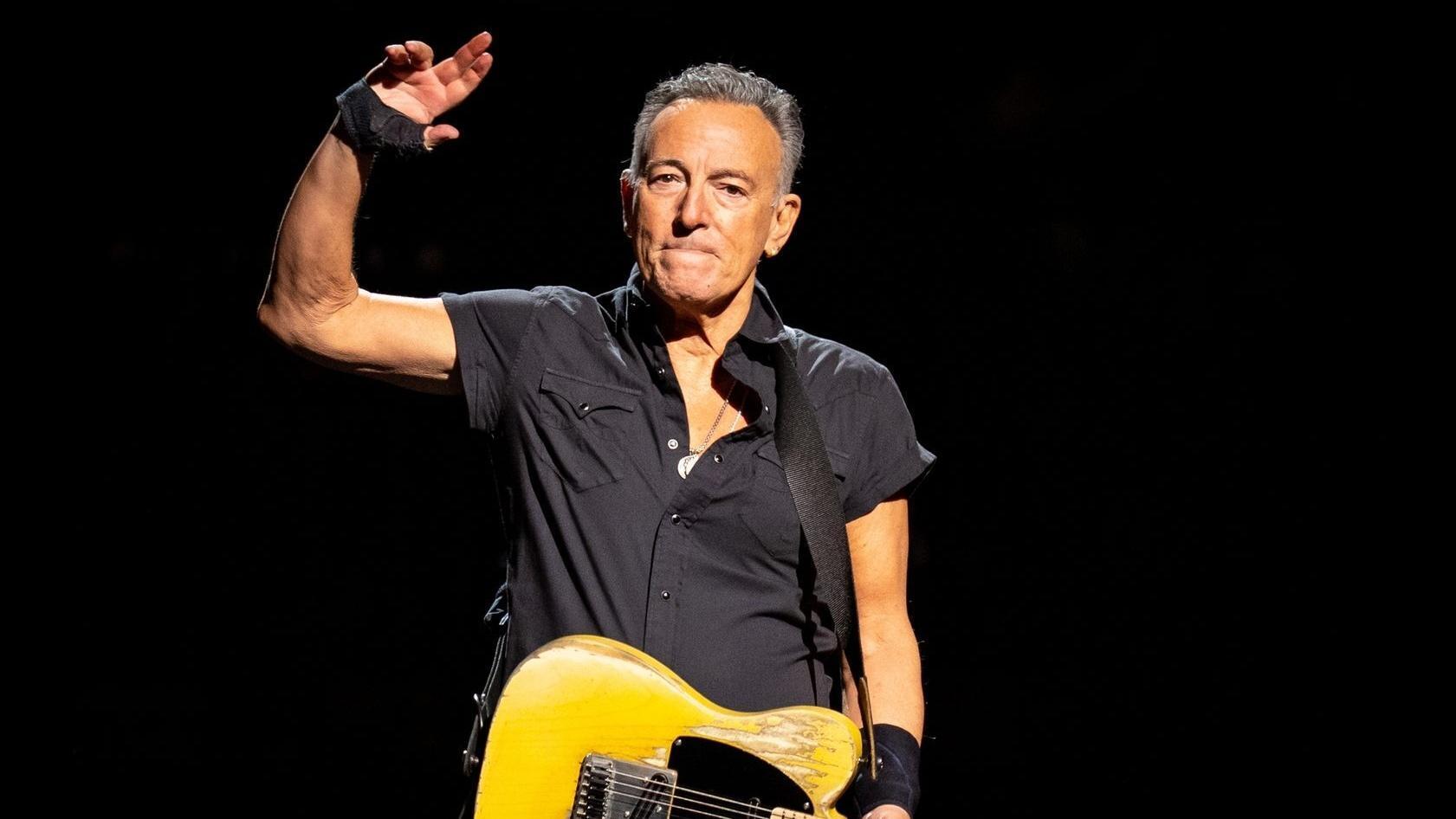 Bruce Springsteen to front 'No Kings' movement at massive Minnesota rally