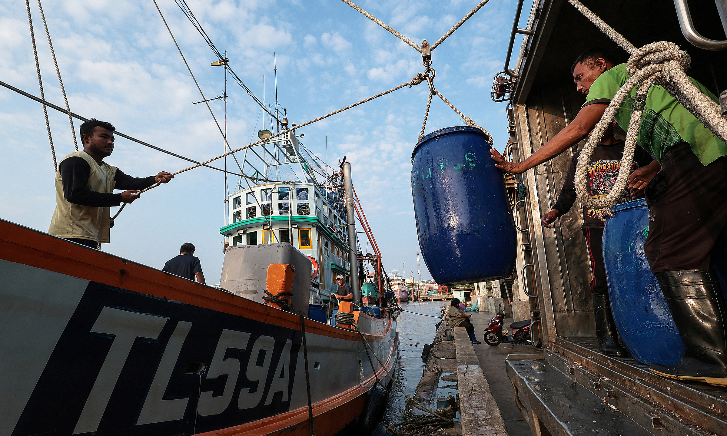 Thailand's multibillion-dollar fishing industry nears a standstill as ...