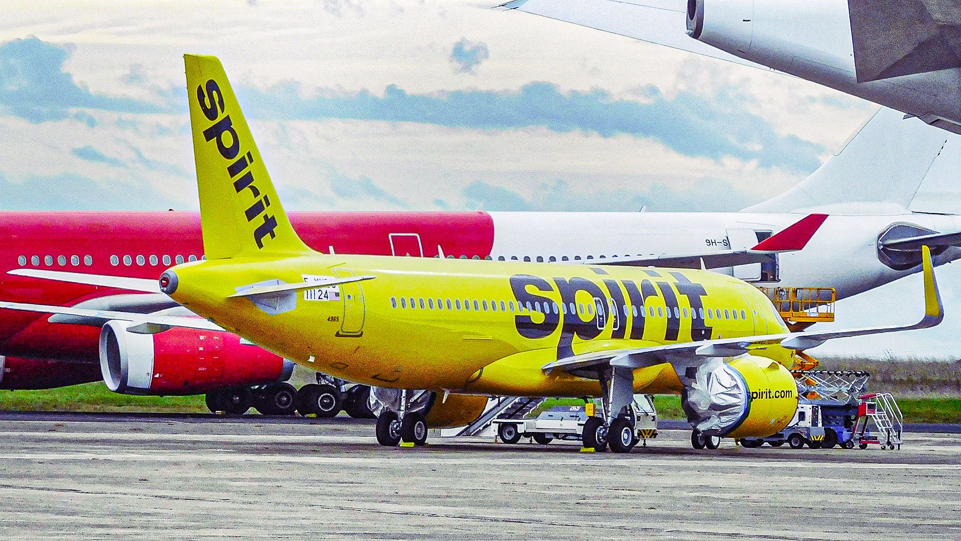 Why airlines retire aircraft early