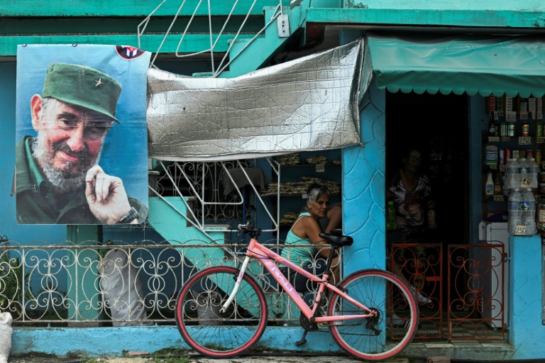 Experts say public tracking of US spy flights near Cuba is a deliberate ...