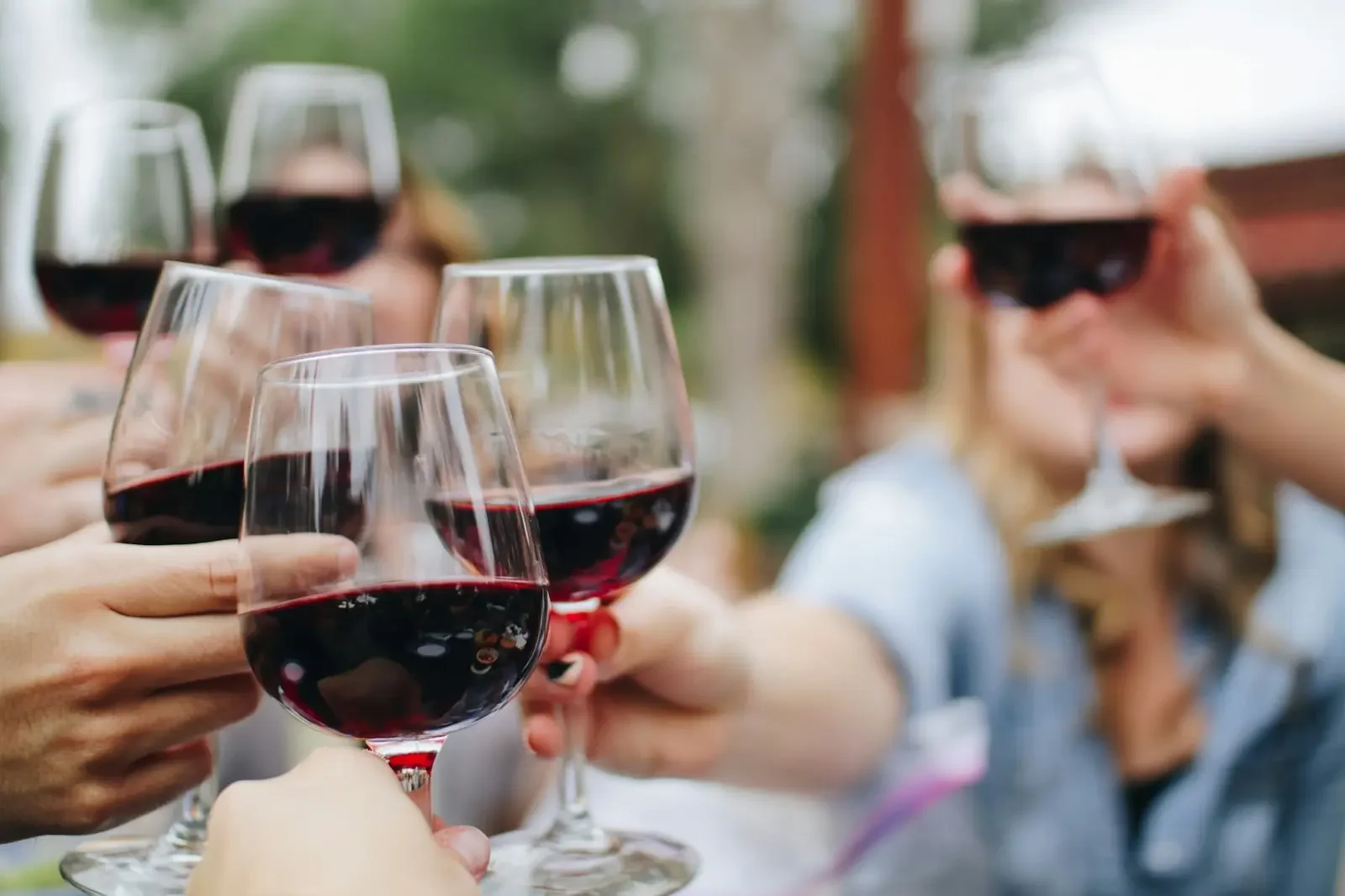 Uma taça por dia: hábito inocente ou risco silencioso? O que o vinho ...