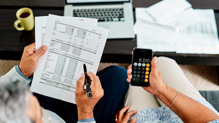 5 expenses retirees should cut before turning 70