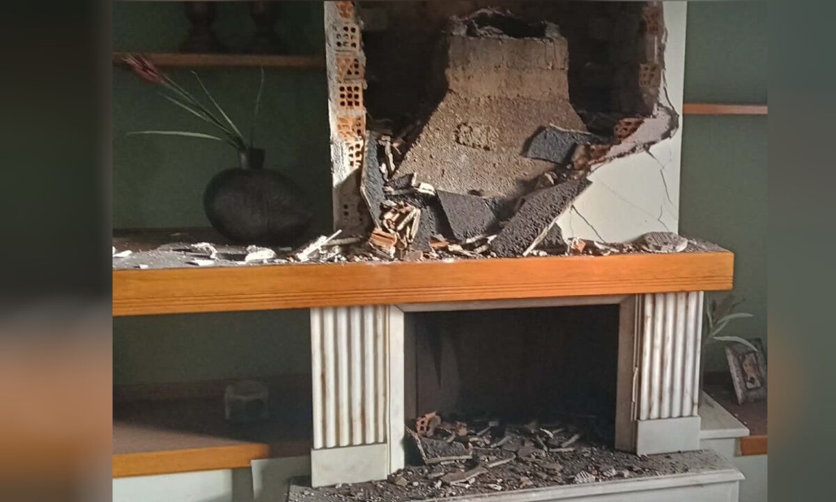 Πρέβεζα: Κεραυνός έπληξε οικία – Κατέρρευσε μέρος της στέγης και τοίχος ...