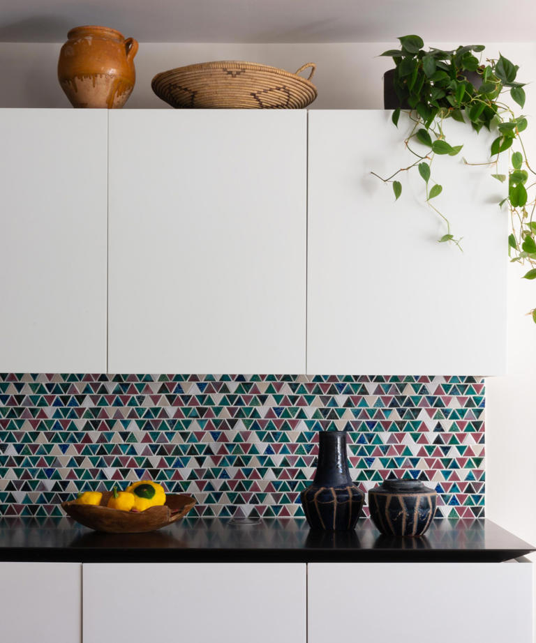 Tiles or splashback? Experts settle the debate