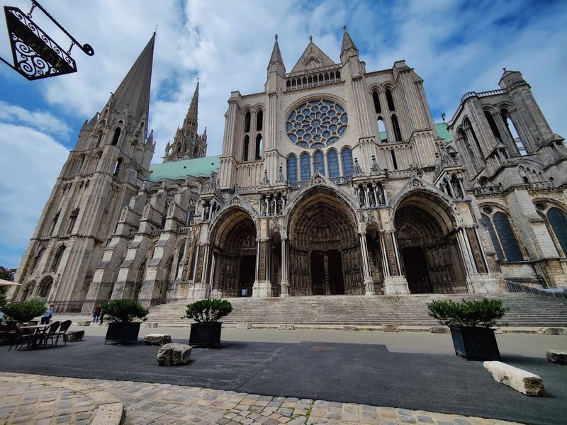 15 iconic French churches that are architectural masterpieces