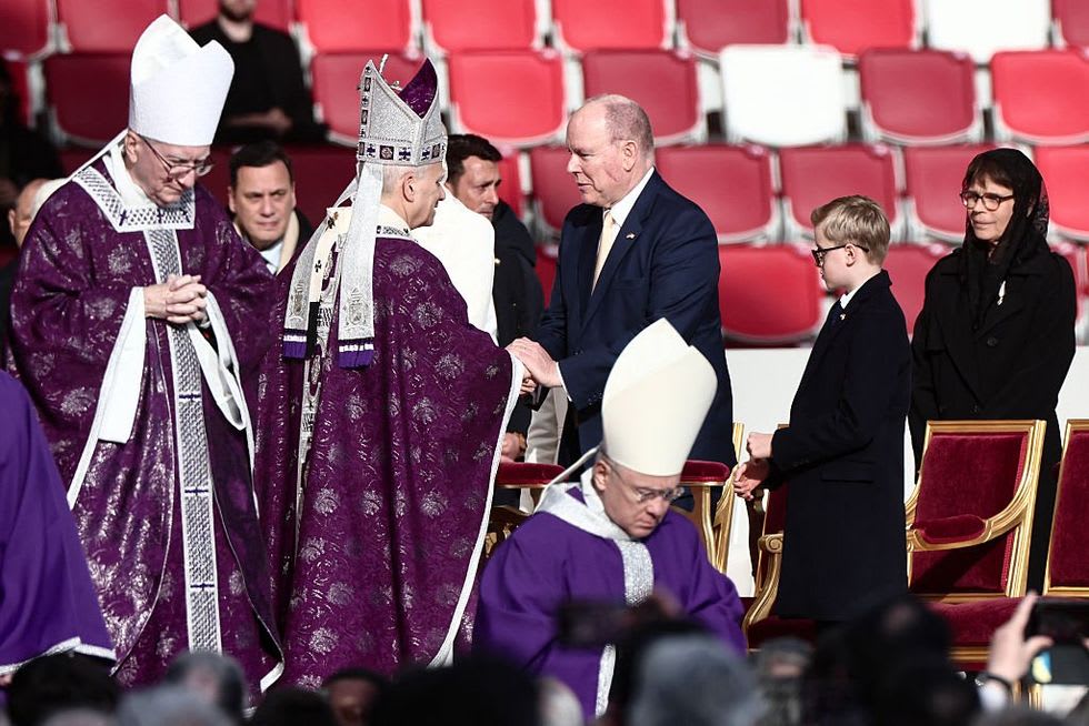 Princess Charlene and Prince Albert meet Pope during historic visit in ...