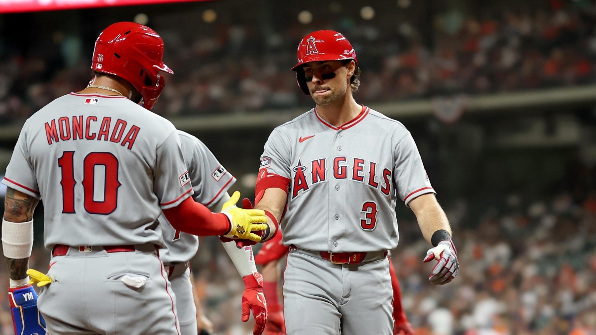 MLB: Impossible not to cry, Angels player dedicates HR to his late mom
