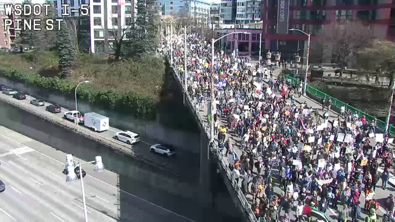 Seattle police report no major incidents from 100K 'No Kings' protesters