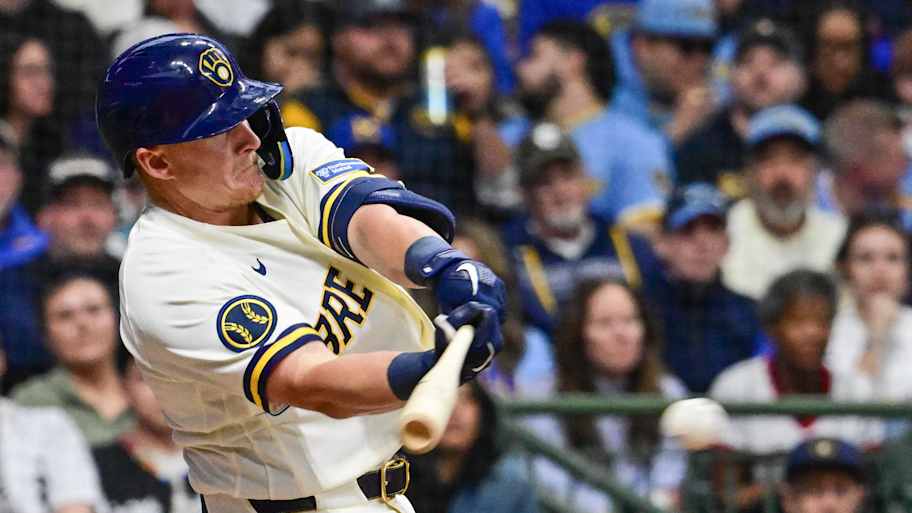 Brewers hit with crushing injury news for key starting slugger