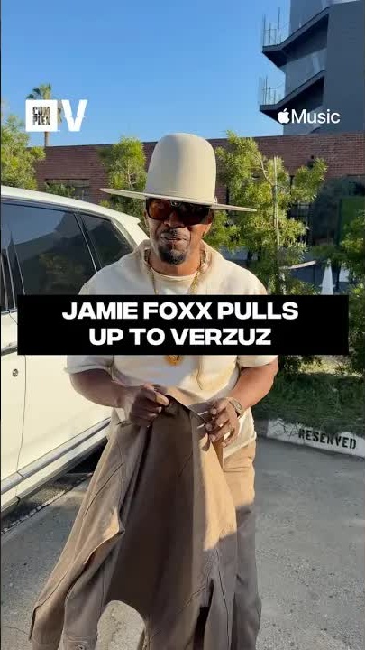 Jamie Foxx arrives at Verzuz Tank vs Tyrese