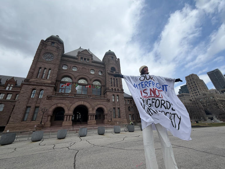 Large crowd gathers outside Queen’s Park for anti-Ford rally