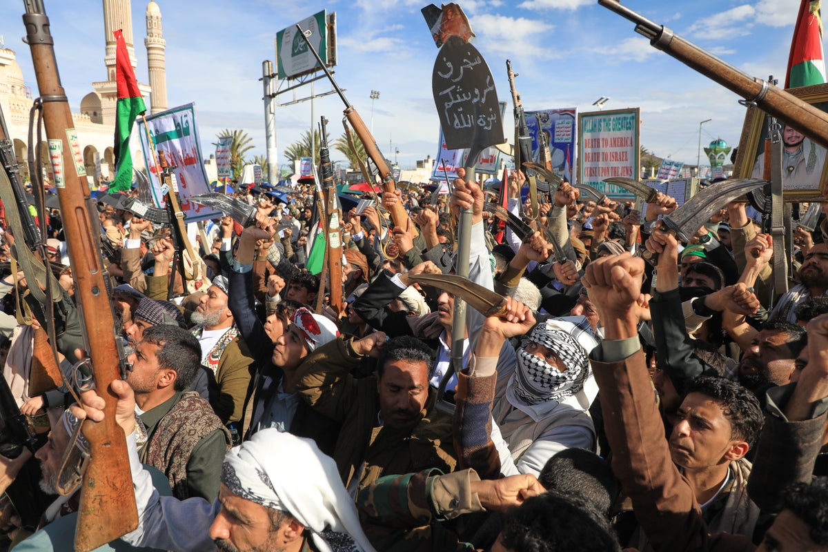 Houthis launch attacks on Israel as US marines arrive in Middle East
