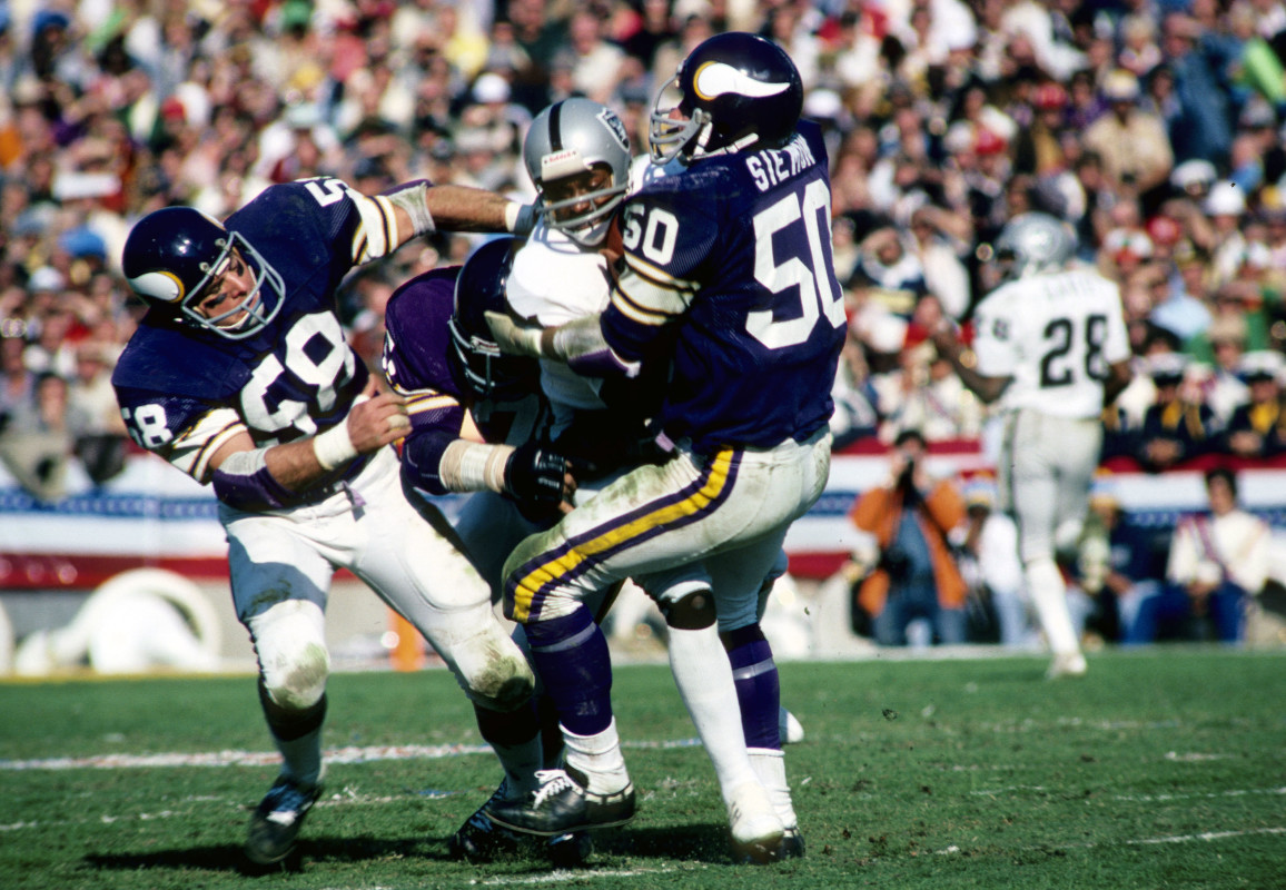 Tributes pour in after Vikings legend Jeff Siemon dies Saturday