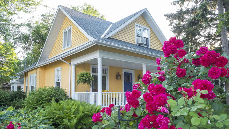 Give your home more curb appeal with these 40 vibrant and inviting ...