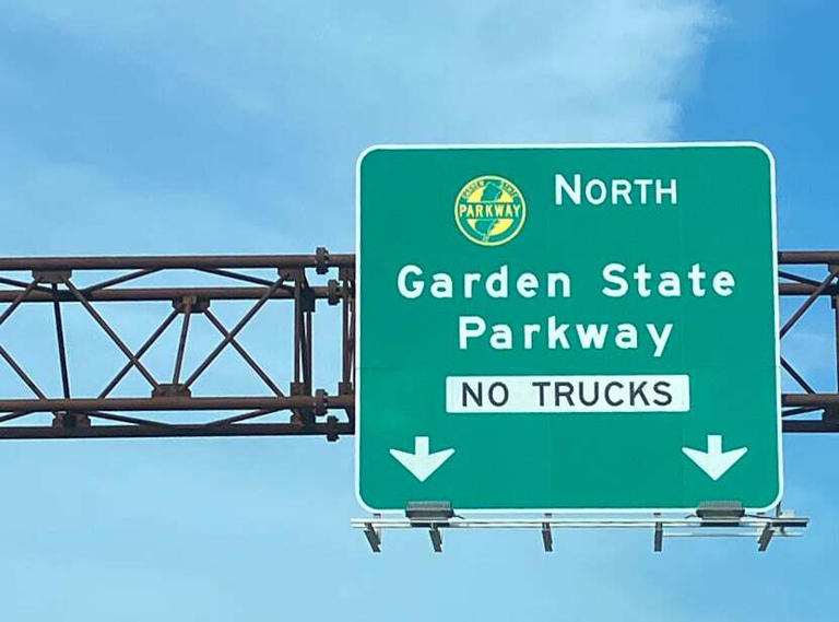 NJ man, 20, killed in crash on Garden State Parkway