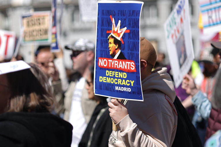 Photos: ‘No Kings’ sparks protests in Europe